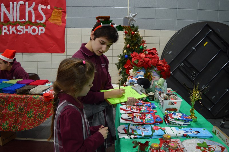 2022-St Nick (27) - Saint Francis Xavier Elementary School